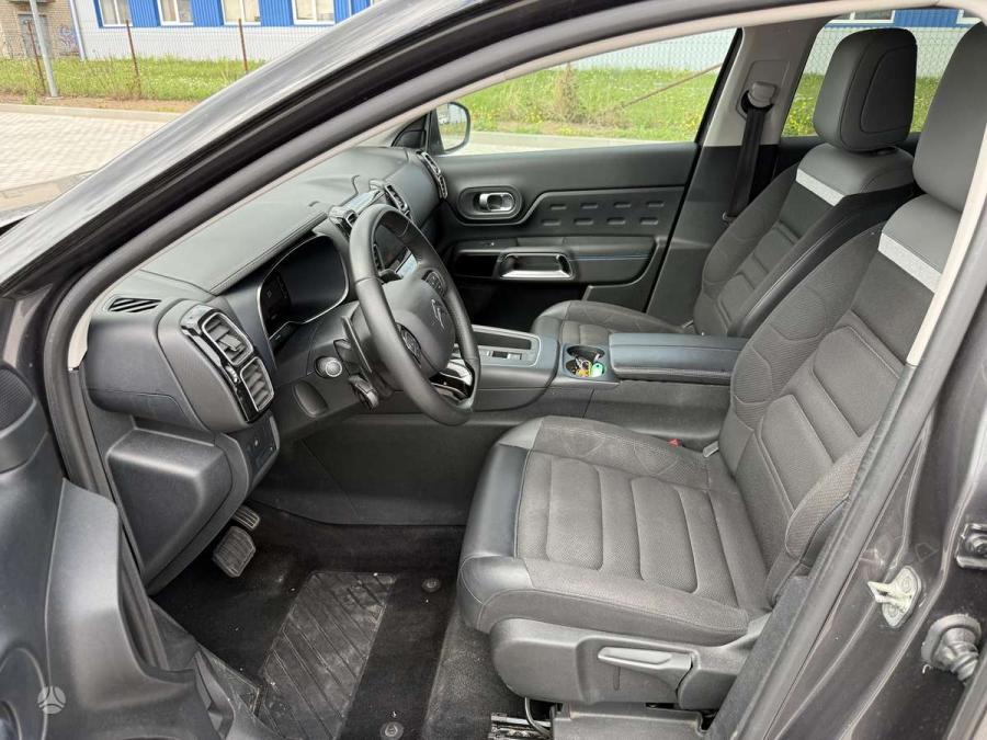 Grey Citroen C5 Aircross 2023 in Taurage, with an engine capacity of 1.20 L and mileage of 163 thousand km for 14036 €, photo 17 on AUTOMOTO.COM.LV