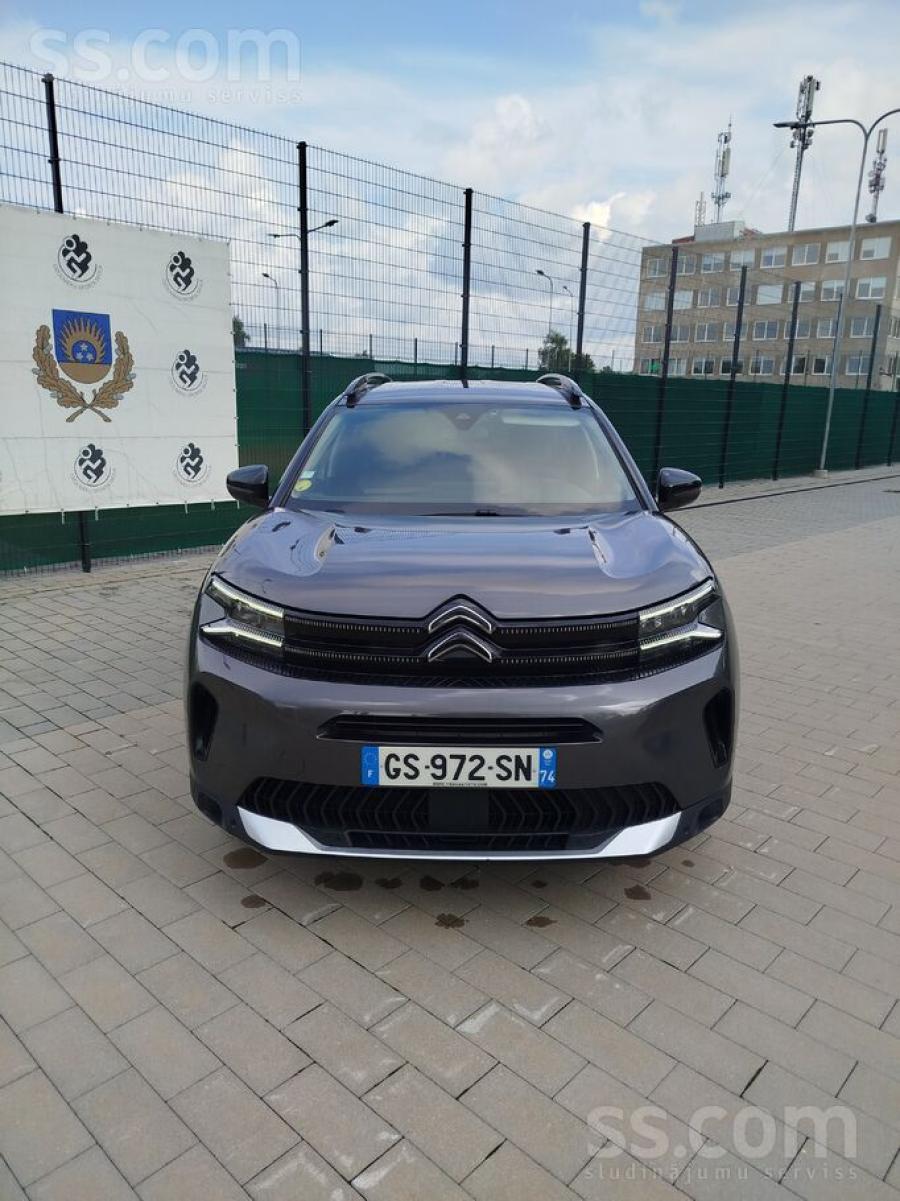 Grey Citroen C5 Aircross 2023 in Jelgava, with an engine capacity of 1.50 L and mileage of 192 thousand km for 15000 €, photo 1 on AUTOMOTO.COM.LV