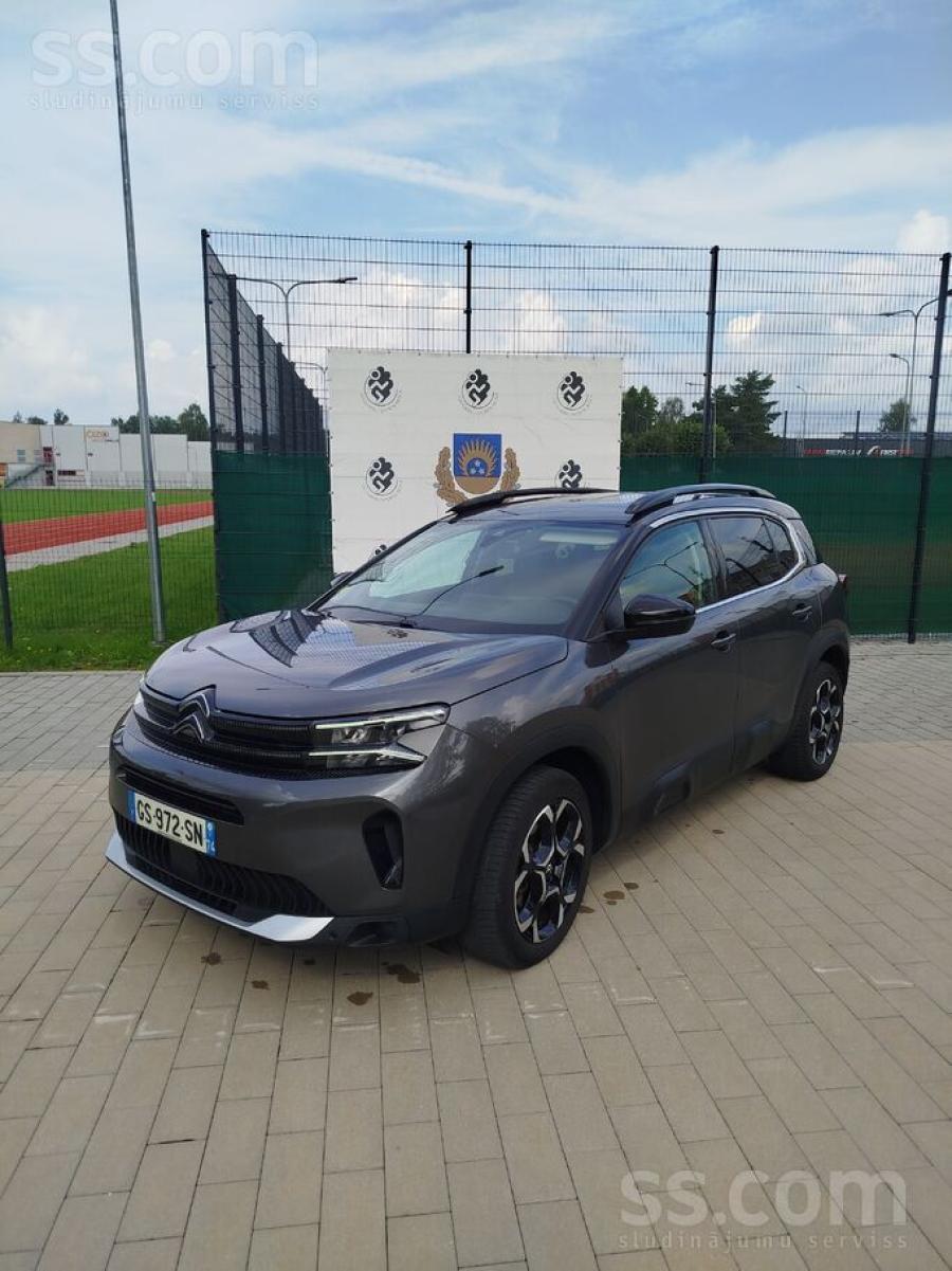 Grey Citroen C5 Aircross 2023 in Jelgava, with an engine capacity of 1.50 L and mileage of 192 thousand km for 15000 €, photo 4 on AUTOMOTO.COM.LV