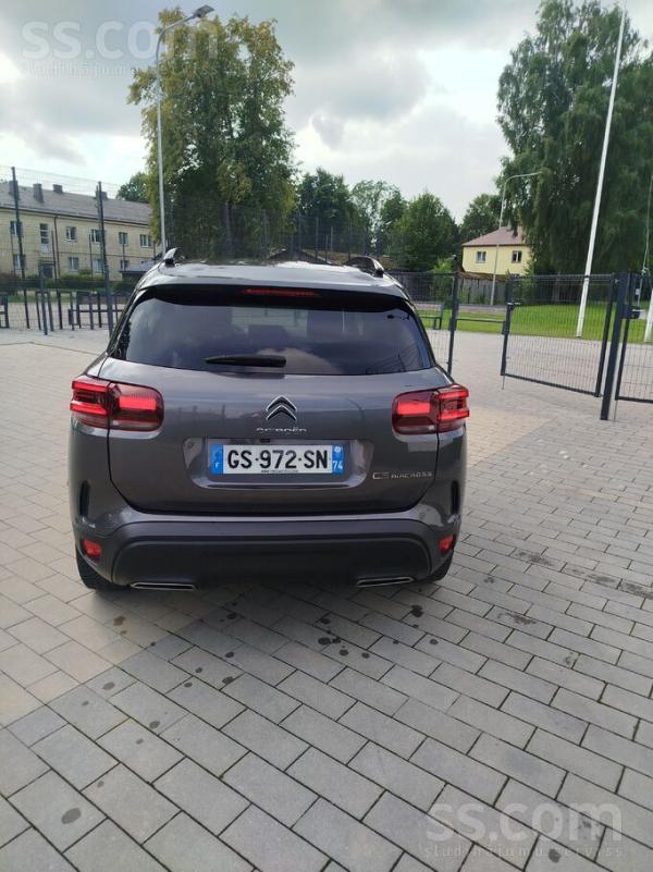 Grey Citroen C5 Aircross 2023 in Jelgava, with an engine capacity of 1.50 L and mileage of 192 thousand km for 15000 €, photo 6 on AUTOMOTO.COM.LV