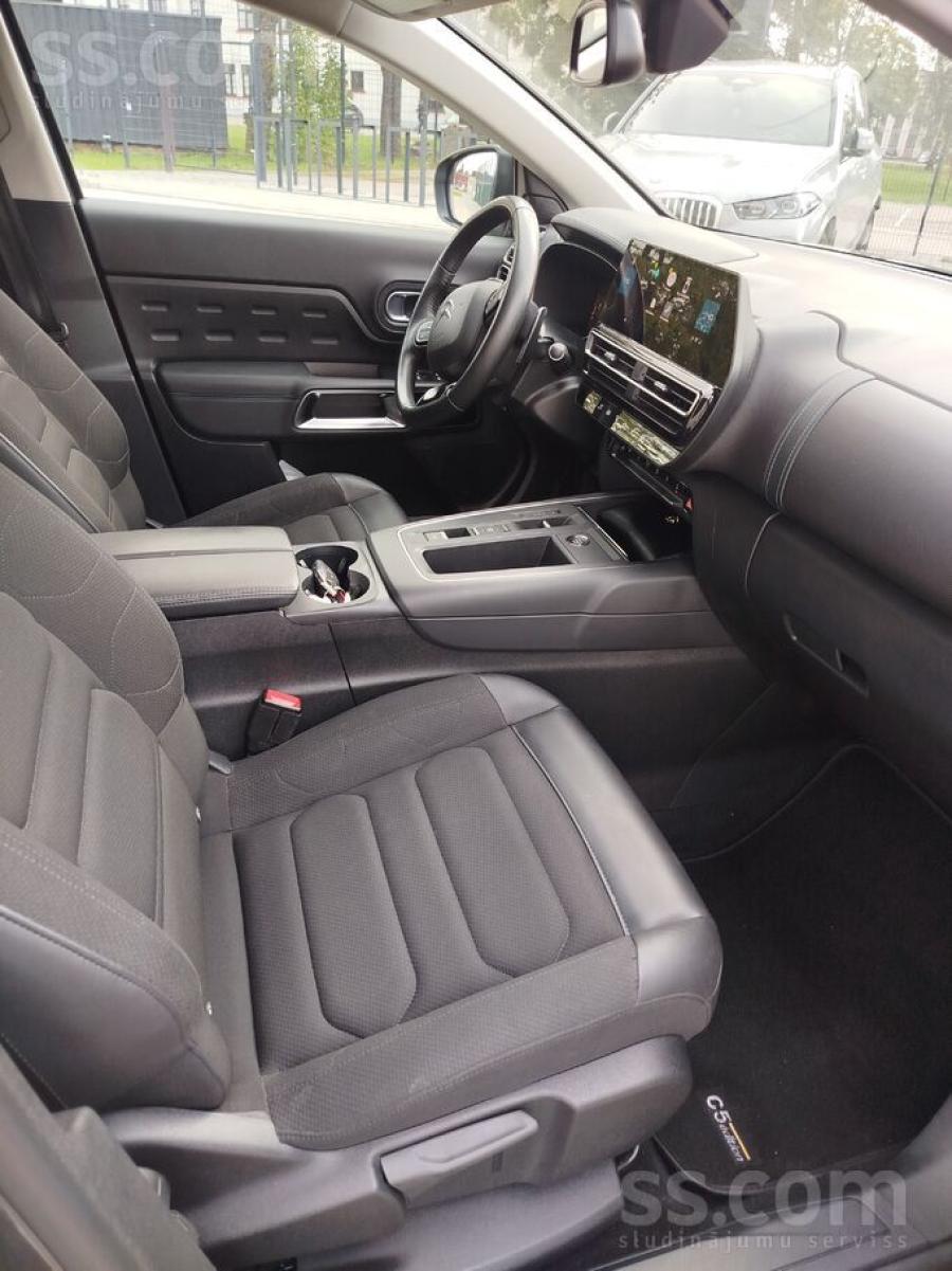 Grey Citroen C5 Aircross 2023 in Jelgava, with an engine capacity of 1.50 L and mileage of 192 thousand km for 15000 €, photo 10 on AUTOMOTO.COM.LV