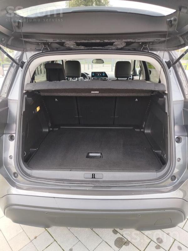Grey Citroen C5 Aircross 2023 in Jelgava, with an engine capacity of 1.50 L and mileage of 192 thousand km for 15000 €, photo 10 on AUTOMOTO.COM.LV