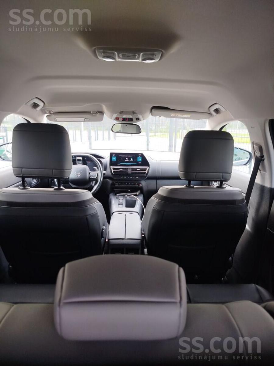 Grey Citroen C5 Aircross 2023 in Jelgava, with an engine capacity of 1.50 L and mileage of 192 thousand km for 15000 €, photo 12 on AUTOMOTO.COM.LV