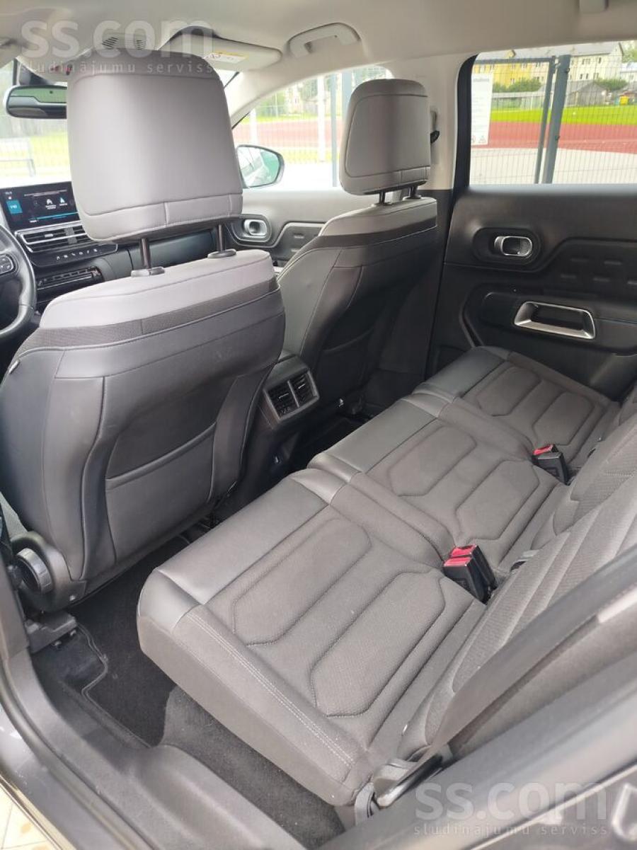 Grey Citroen C5 Aircross 2023 in Jelgava, with an engine capacity of 1.50 L and mileage of 192 thousand km for 15000 €, photo 13 on AUTOMOTO.COM.LV