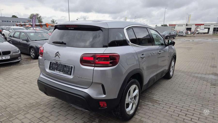 Pelēks Citroen C5 Aircross 2023 Marijampole, ar dzinēja tilpumu 1.50 L un nobraukumu 212 tūkst. km par 13189 €, foto 4 vietnē AUTOMOTO.COM.LV