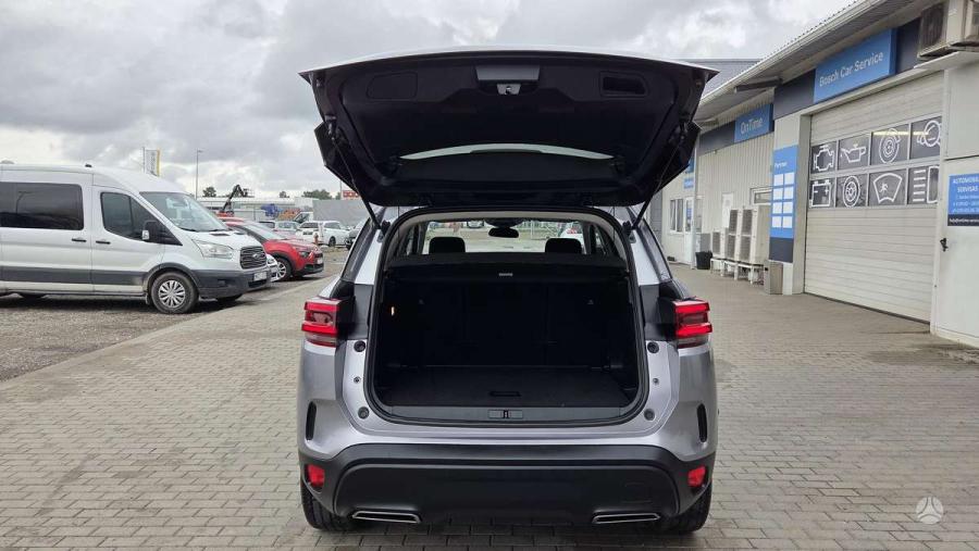 Pelēks Citroen C5 Aircross 2023 Marijampole, ar dzinēja tilpumu 1.50 L un nobraukumu 212 tūkst. km par 13189 €, foto 8 vietnē AUTOMOTO.COM.LV