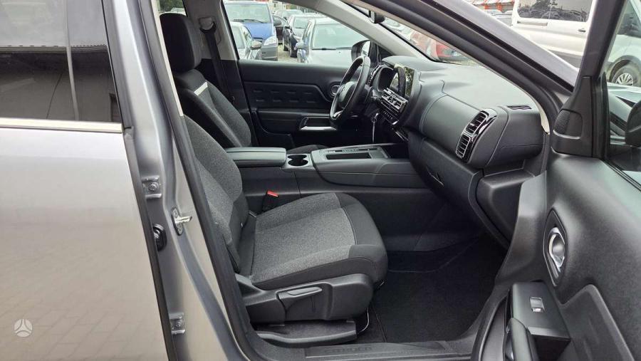 Pelēks Citroen C5 Aircross 2023 Marijampole, ar dzinēja tilpumu 1.50 L un nobraukumu 212 tūkst. km par 13189 €, foto 12 vietnē AUTOMOTO.COM.LV
