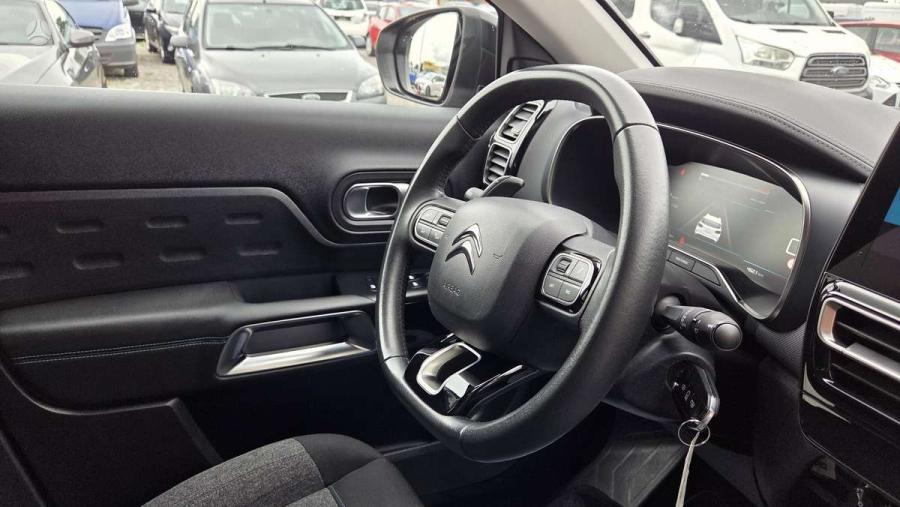 Pelēks Citroen C5 Aircross 2023 Marijampole, ar dzinēja tilpumu 1.50 L un nobraukumu 212 tūkst. km par 13189 €, foto 16 vietnē AUTOMOTO.COM.LV