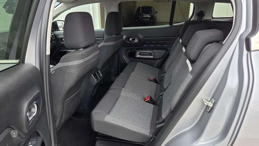 Pelēks Citroen C5 Aircross 2023 Marijampole, ar dzinēja tilpumu 1.50 L un nobraukumu 212 tūkst. km par 13189 €, foto 19 vietnē AUTOMOTO.COM.LV