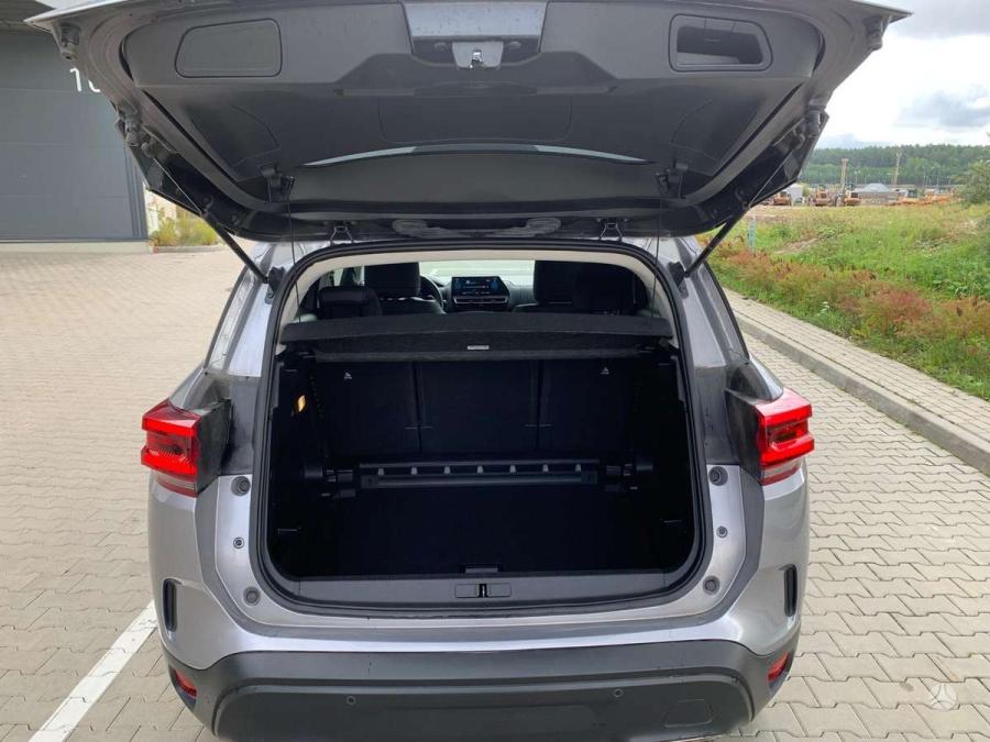 Grey Citroen C5 Aircross 2023 in Vilnius, with an engine capacity of 1.50 L and mileage of 168 thousand km for 16214 €, photo 9 on AUTOMOTO.COM.LV