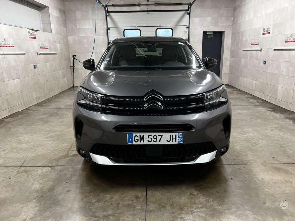 Grey Citroen C5 Aircross 2023 in Marijampole, with an engine capacity of 1.20 L and mileage of 84 thousand km for 15010 €, photo 3 on AUTOMOTO.COM.LV