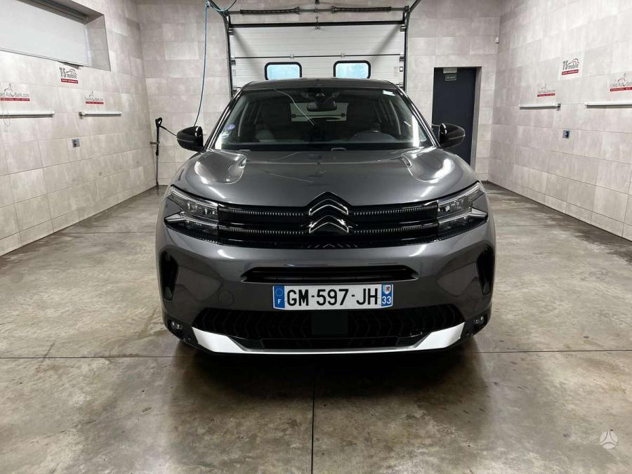 Grey Citroen C5 Aircross 2023 in Marijampole, with an engine capacity of 1.20 L and mileage of 84 thousand km for 15010 €, photo 3 on AUTOMOTO.COM.LV