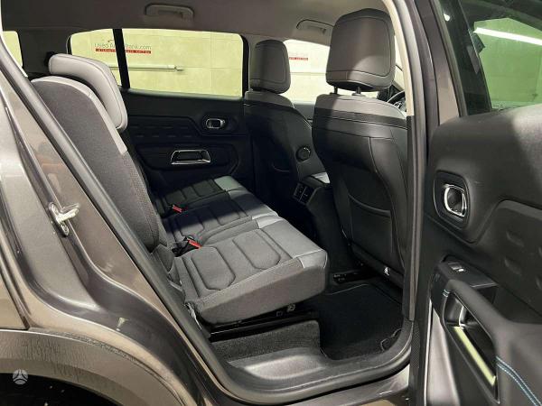 Grey Citroen C5 Aircross 2023 in Marijampole, with an engine capacity of 1.20 L and mileage of 84 thousand km for 15010 €, photo 11 on AUTOMOTO.COM.LV
