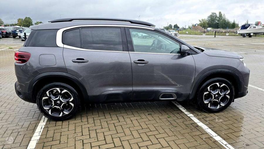Pelēks Citroen C5 Aircross 2023 Tauragė, ar dzinēja tilpumu 1.20 L un nobraukumu 122 tūkst. km par 16093 €, foto 5 vietnē AUTOMOTO.COM.LV