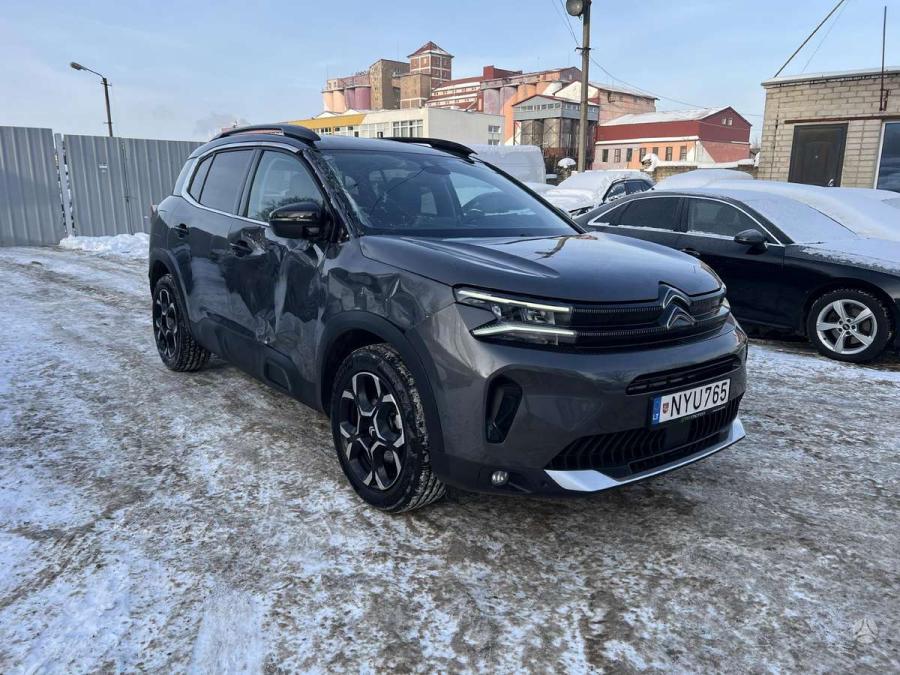 Серый Ситроен C5 Aircross 2025 в Каунас, объемом двигателя 1.50 л и пробегом 12 тыс. км за 17900 €, фото 2 на AUTOMOTO.COM.LV
