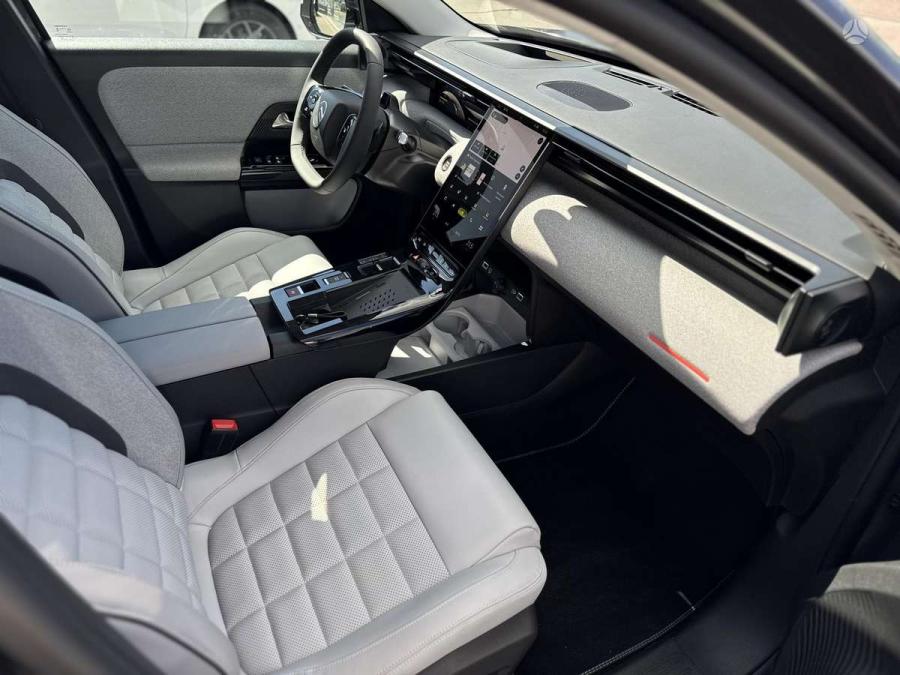 Grey Citroen C5 Aircross 2026 in Klaipeda, with an engine capacity of 1.20 L and mileage of 3 thousand km for 35500 €, photo 12 on AUTOMOTO.COM.LV