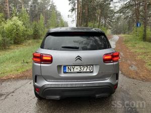 Pelēks Citroen C5 Aircross 2024 Rīga, ar dzinēja tilpumu 1.50 L un nobraukumu 23 tūkst. km par 23500 €, foto 5 vietnē AUTOMOTO.COM.LV