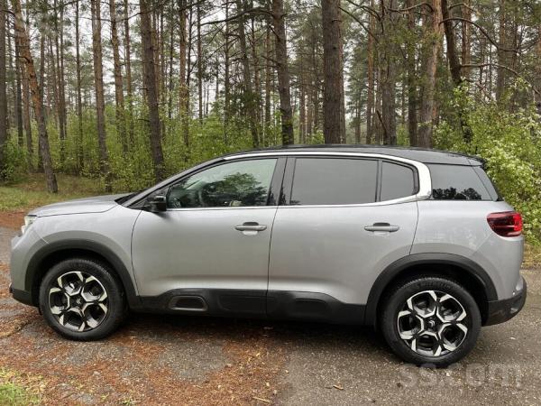 Серый Ситроен C5 Aircross 2024 в Рига, объемом двигателя 1.50 л и пробегом 23 тыс. км за 23500 €, фото 1 на AUTOMOTO.COM.LV