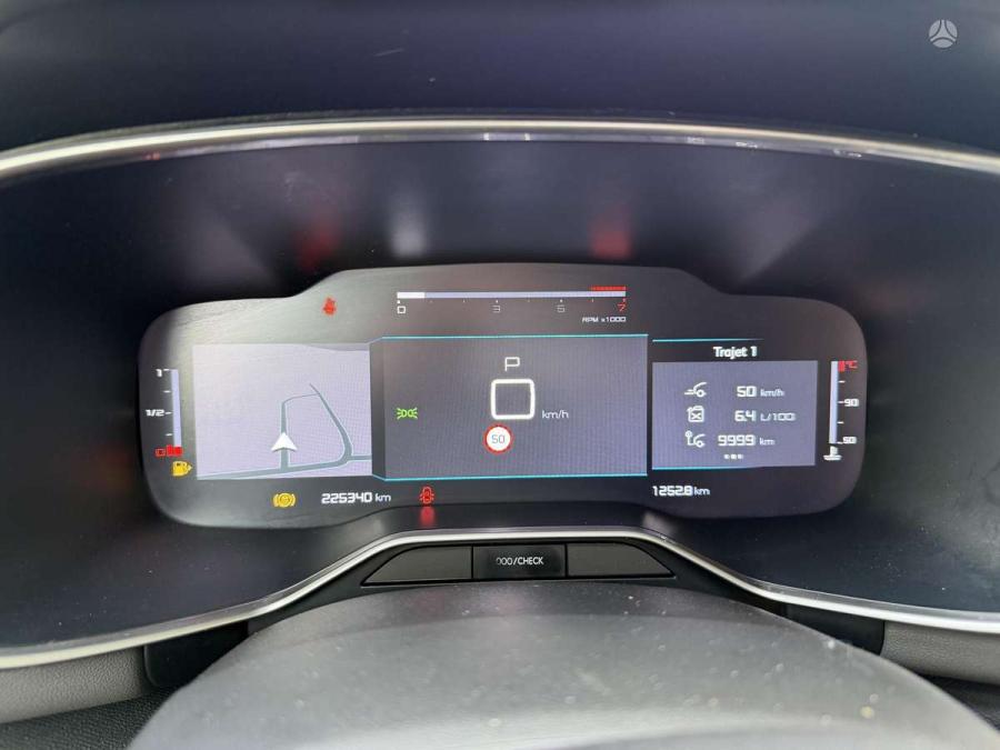 Grey Citroen C5 Aircross 2020 in Taurage, with an engine capacity of 1.50 L and mileage of 225 thousand km for 9900 €, photo 15 on AUTOMOTO.COM.LV