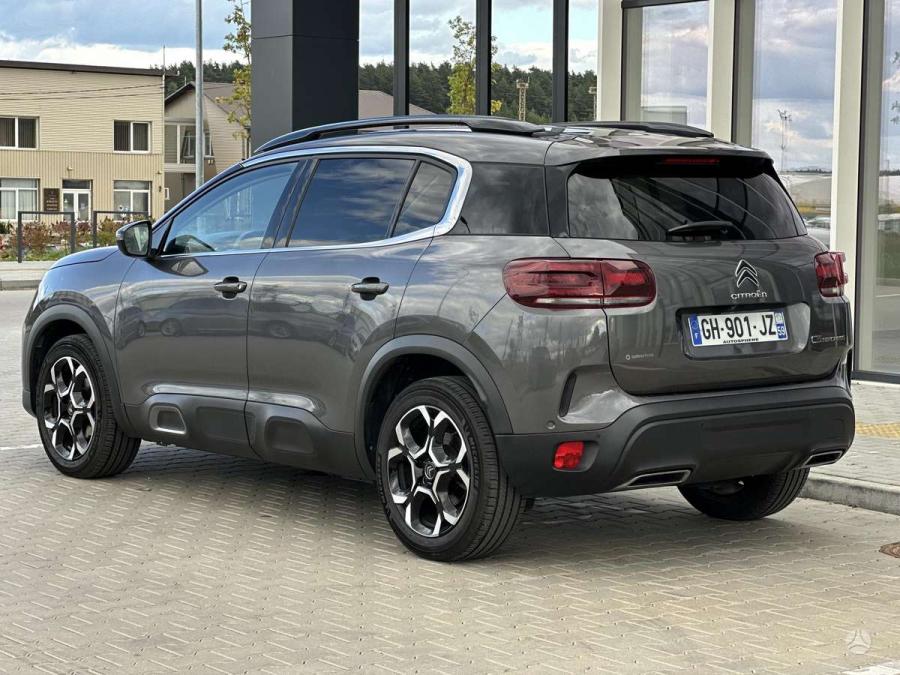 Pelēks Citroen C5 Aircross 2022 Viļņa, ar dzinēja tilpumu 1.20 L un nobraukumu 130 tūkst. km par 14641 €, foto 7 vietnē AUTOMOTO.COM.LV