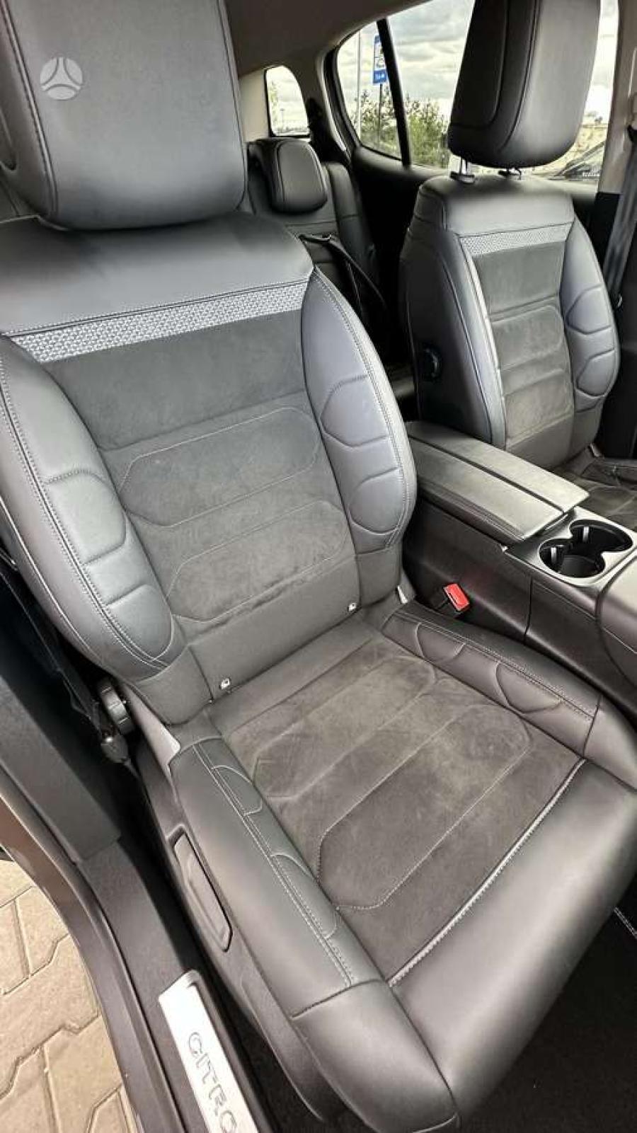 Pelēks Citroen C5 Aircross 2022 Viļņa, ar dzinēja tilpumu 1.20 L un nobraukumu 130 tūkst. km par 14641 €, foto 24 vietnē AUTOMOTO.COM.LV