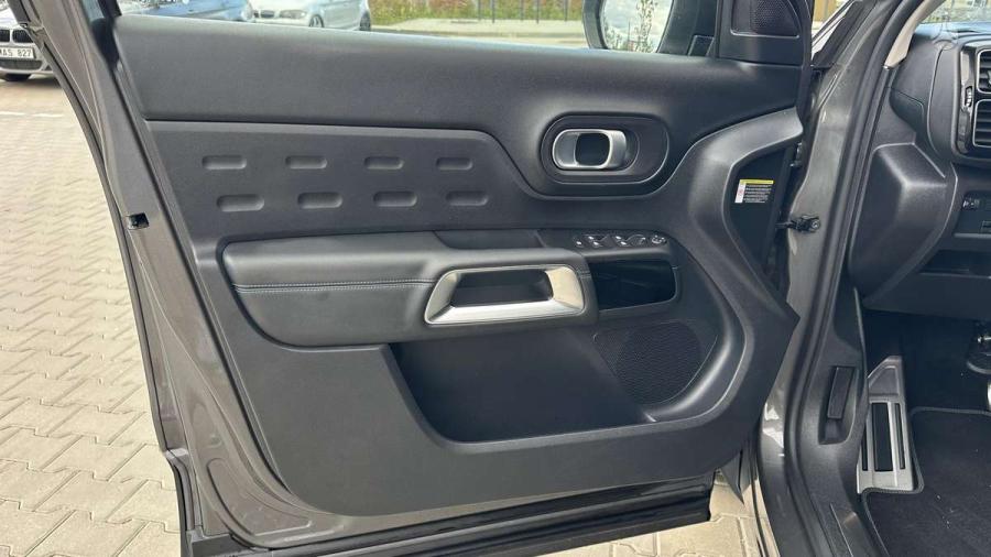 Pelēks Citroen C5 Aircross 2022 Viļņa, ar dzinēja tilpumu 1.20 L un nobraukumu 130 tūkst. km par 14641 €, foto 29 vietnē AUTOMOTO.COM.LV