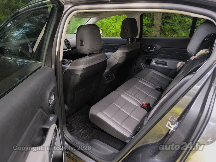 Серый Ситроен C5 Aircross 2020 в Таллин, объемом двигателя 1.50 л и пробегом 229 тыс. км за 11990 €, фото 24 на AUTOMOTO.COM.LV