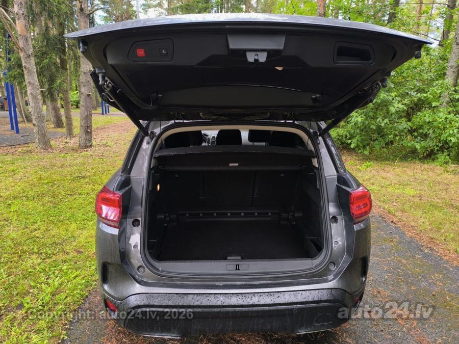 Серый Ситроен C5 Aircross 2020 в Таллин, объемом двигателя 1.50 л и пробегом 229 тыс. км за 11990 €, фото 25 на AUTOMOTO.COM.LV