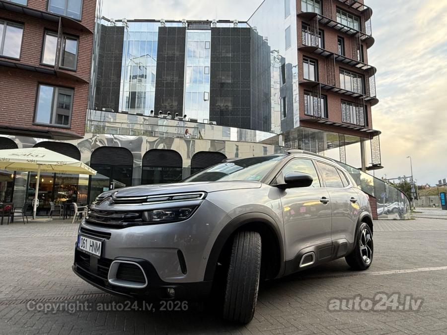 Серый Ситроен C5 Aircross 2020 в Таллин, объемом двигателя 1.20 л и пробегом 160 тыс. км за 11000 €, фото 13 на AUTOMOTO.COM.LV