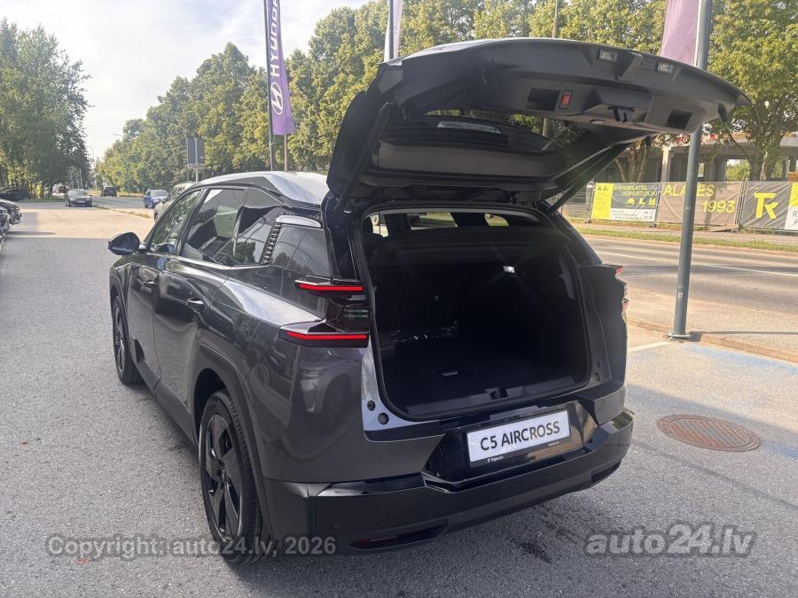 Grey Citroen C5 Aircross 2026 in Tartu, with an engine capacity of 1.20 L and mileage of 0 thousand km for 35360 €, photo 4 on AUTOMOTO.COM.LV