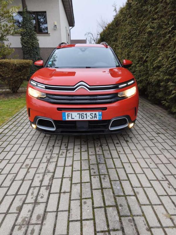 Oranžs Citroen C5 Aircross 2019 Kalvarija, ar dzinēja tilpumu 1.50 L un nobraukumu 216 tūkst. km par 9550 €, foto 4 vietnē AUTOMOTO.COM.LV