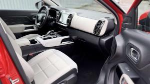 Красный Ситроен C5 Aircross 2019 в Тельшяй, объемом двигателя 1.50 л и пробегом 158 тыс. км за 12900 €, фото 17 на AUTOMOTO.COM.LV