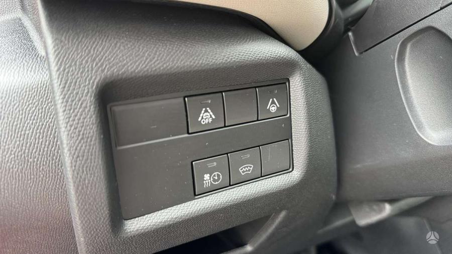 Красный Ситроен C5 Aircross 2019 в Тельшяй, объемом двигателя 1.50 л и пробегом 158 тыс. км за 12900 €, фото 31 на AUTOMOTO.COM.LV