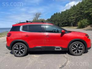 Red Citroen C5 Aircross 2019 in Riga, with an engine capacity of 2.00 L and mileage of 128 thousand km for 14650 €, photo 3 on AUTOMOTO.COM.LV