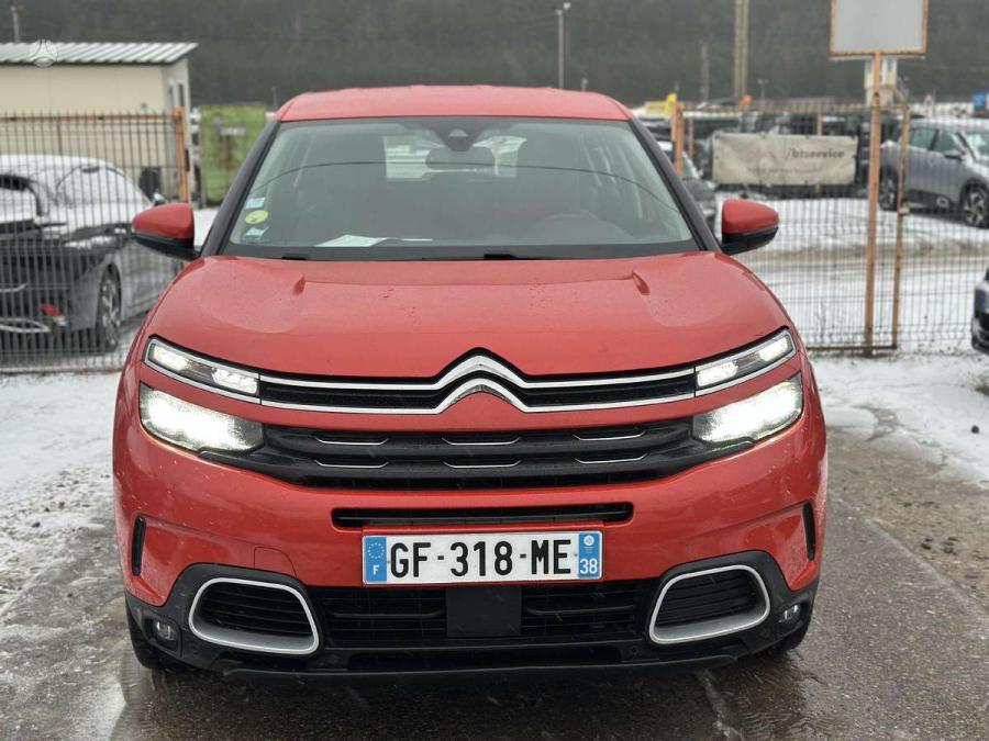 Sarkans Citroen C5 Aircross 2022 Viļņa, ar dzinēja tilpumu 1.50 L un nobraukumu 154 tūkst. km par 12704 €, foto 2 vietnē AUTOMOTO.COM.LV
