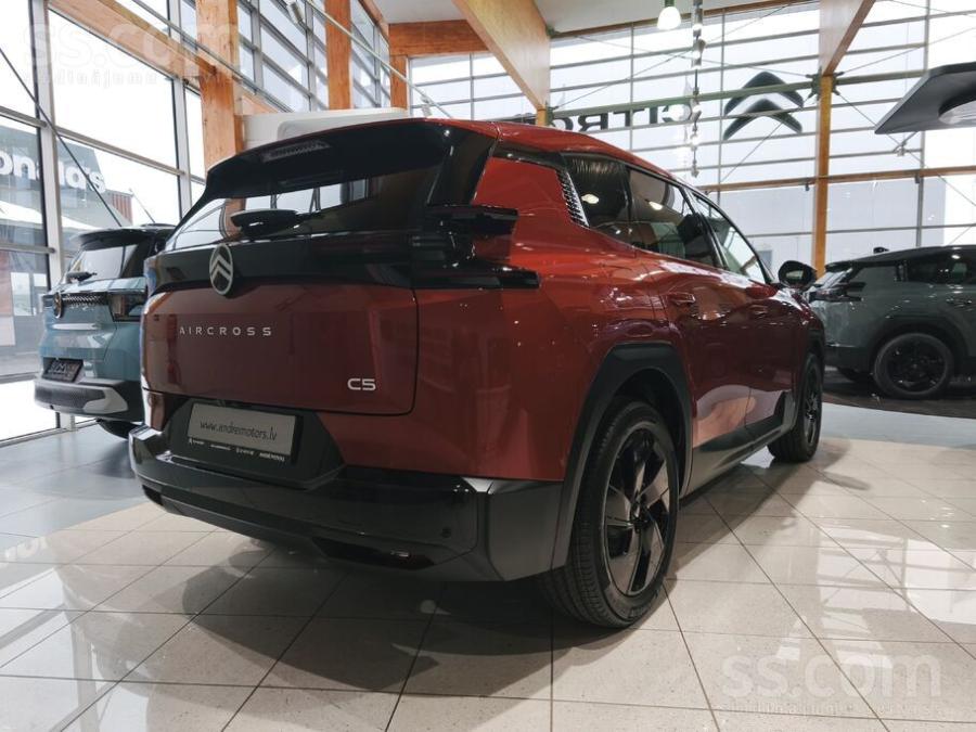 Sarkans Citroen C5 Aircross 2026 Rīga, ar dzinēja tilpumu 1.20 L un nobraukumu 5 tūkst. km par 33605 €, foto 4 vietnē AUTOMOTO.COM.LV