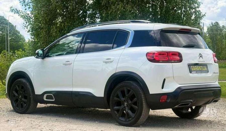 White Citroen C5 Aircross 2015 in Siauliai, with an engine capacity of 1.50 L and mileage of 222 thousand km for 13750 €, photo 4 on AUTOMOTO.COM.LV