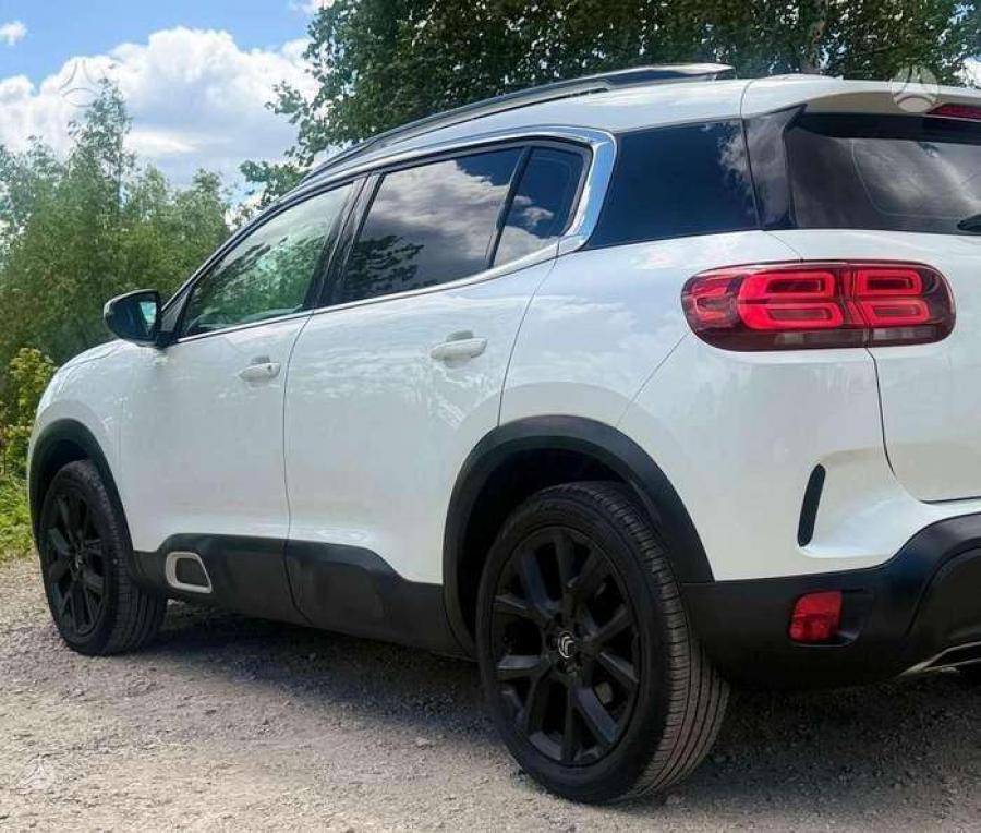 White Citroen C5 Aircross 2015 in Siauliai, with an engine capacity of 1.50 L and mileage of 222 thousand km for 13750 €, photo 8 on AUTOMOTO.COM.LV