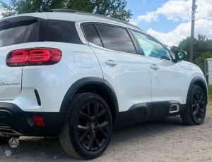 White Citroen C5 Aircross 2015 in Siauliai, with an engine capacity of 1.50 L and mileage of 222 thousand km for 13750 €, photo 9 on AUTOMOTO.COM.LV