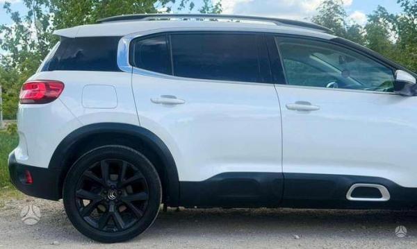 White Citroen C5 Aircross 2015 in Siauliai, with an engine capacity of 1.50 L and mileage of 222 thousand km for 13750 €, photo 9 on AUTOMOTO.COM.LV