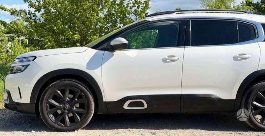 White Citroen C5 Aircross 2015 in Siauliai, with an engine capacity of 1.50 L and mileage of 222 thousand km for 13750 €, photo 12 on AUTOMOTO.COM.LV