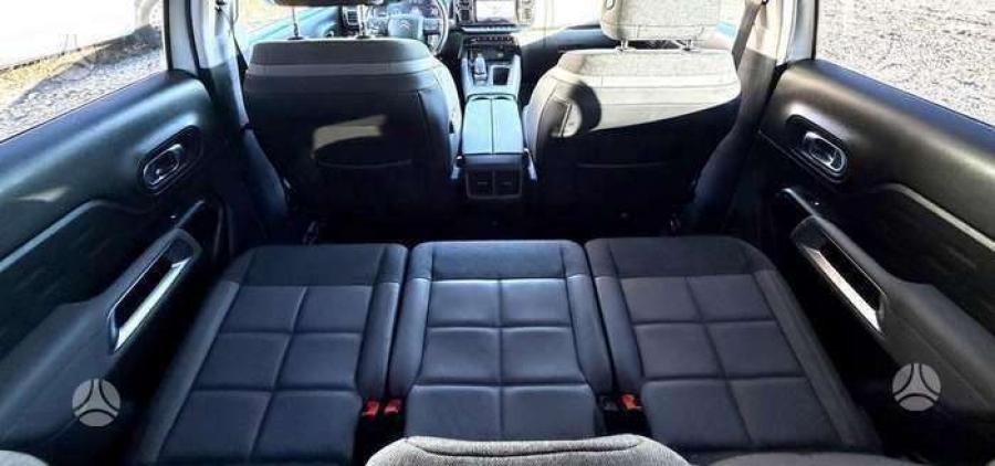 White Citroen C5 Aircross 2015 in Siauliai, with an engine capacity of 1.50 L and mileage of 222 thousand km for 13750 €, photo 28 on AUTOMOTO.COM.LV
