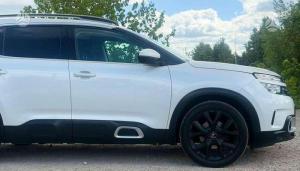 Balts Citroen C5 Aircross 2015 Šauļi, ar dzinēja tilpumu 1.50 L un nobraukumu 222 tūkst. km par 13750 €, foto 11 vietnē AUTOMOTO.COM.LV