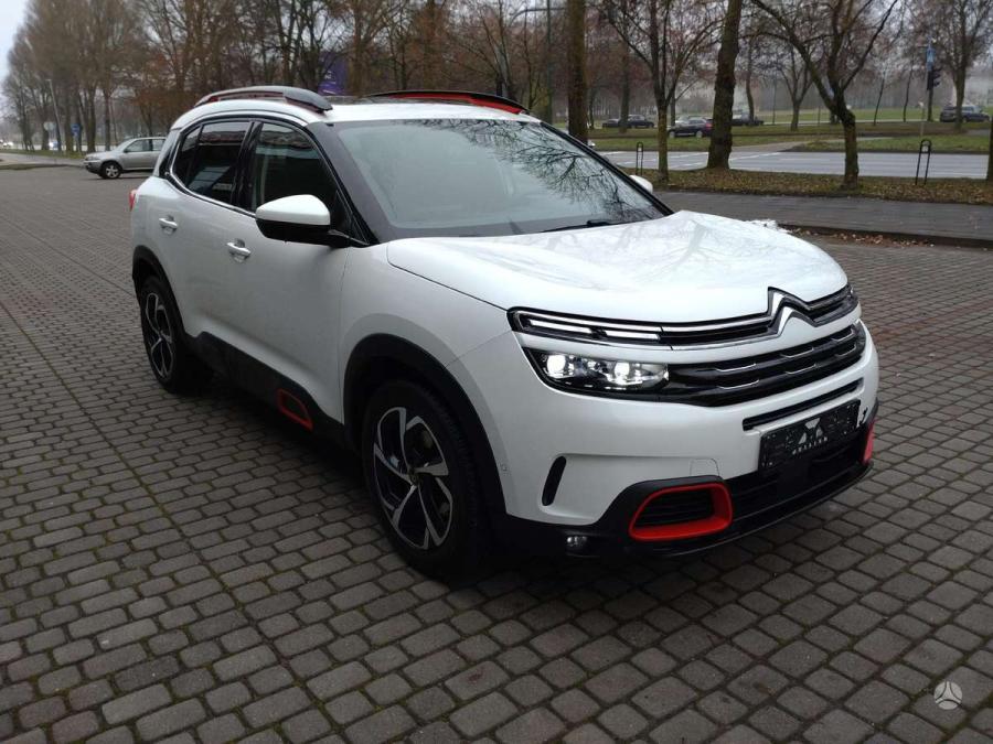 White Citroen C5 Aircross 2019 in Klaipeda, with an engine capacity of 1.50 L and mileage of 272 thousand km for 12700 €, photo 1 on AUTOMOTO.COM.LV