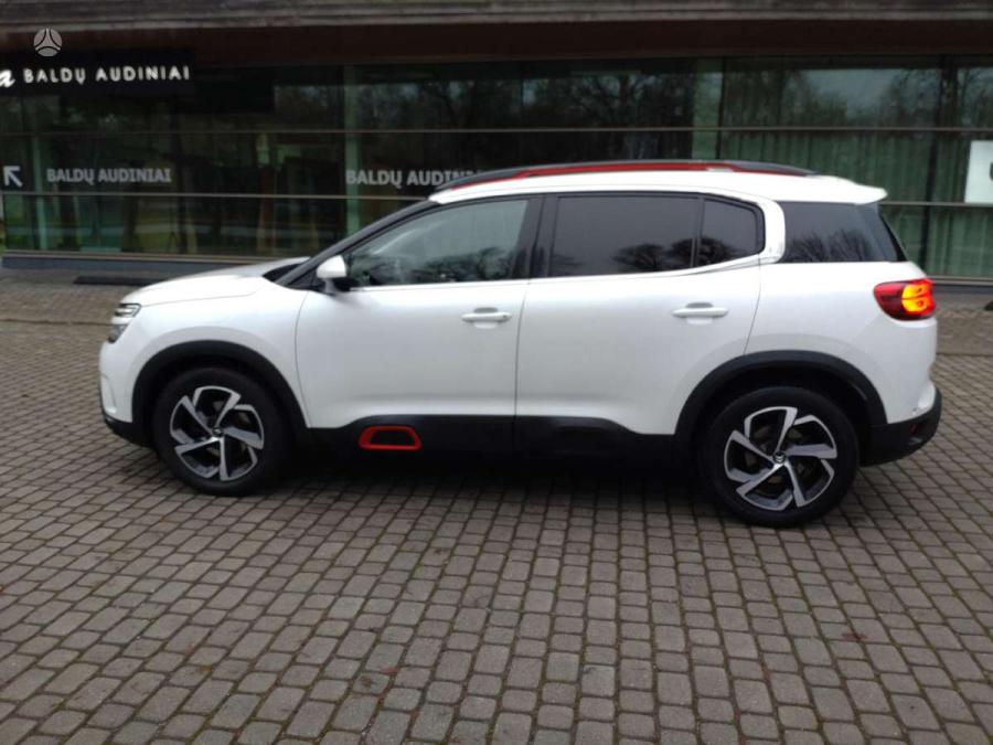 White Citroen C5 Aircross 2019 in Klaipeda, with an engine capacity of 1.50 L and mileage of 272 thousand km for 12700 €, photo 4 on AUTOMOTO.COM.LV