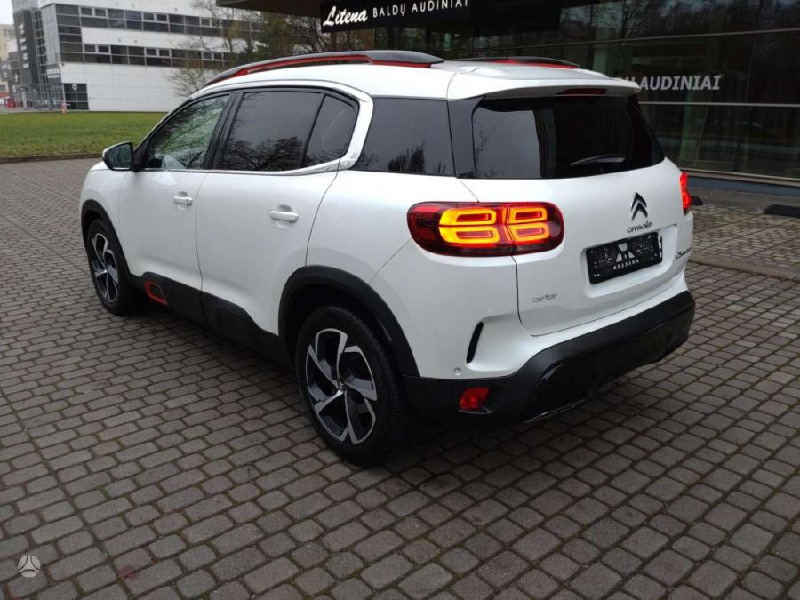 White Citroen C5 Aircross 2019 in Klaipeda, with an engine capacity of 1.50 L and mileage of 272 thousand km for 12700 €, photo 5 on AUTOMOTO.COM.LV