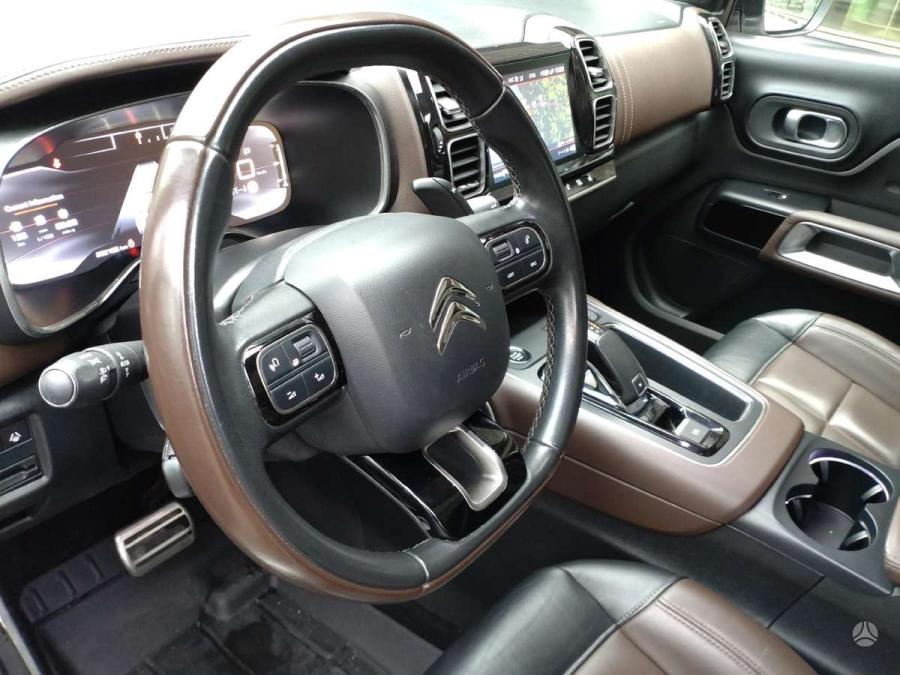 White Citroen C5 Aircross 2019 in Klaipeda, with an engine capacity of 1.50 L and mileage of 272 thousand km for 12700 €, photo 8 on AUTOMOTO.COM.LV