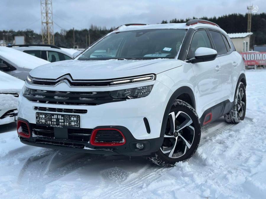 White Citroen C5 Aircross 2019 in Vilnius, with an engine capacity of 1.20 L and mileage of 115 thousand km for 11495 €, photo 1 on AUTOMOTO.COM.LV