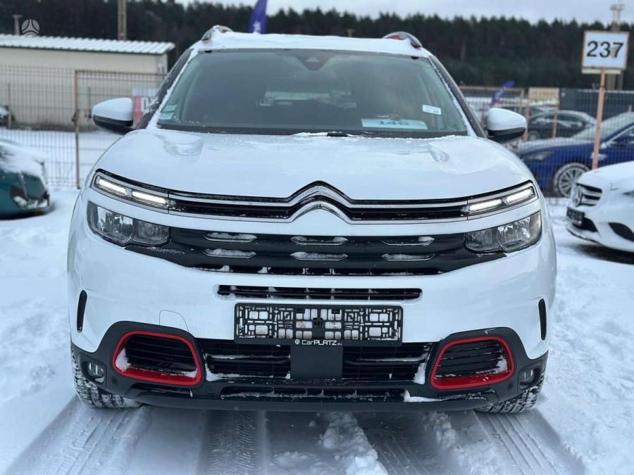 White Citroen C5 Aircross 2019 in Vilnius, with an engine capacity of 1.20 L and mileage of 115 thousand km for 11495 €, photo 5 on AUTOMOTO.COM.LV