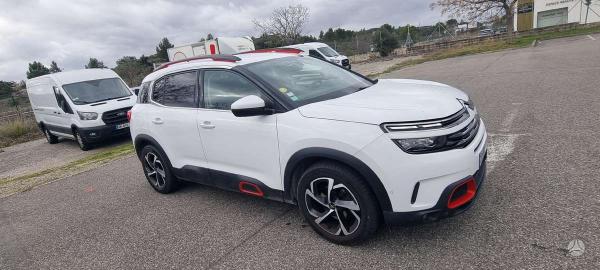 White Citroen C5 Aircross 2019 in Taurage, with an engine capacity of 1.50 L and mileage of 150 thousand km for 10800 €, photo 2 on AUTOMOTO.COM.LV